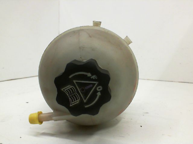 Vase expansion occasion PEUGEOT 206 Phase 1 - 1.1i - Auto Casse Bouvier